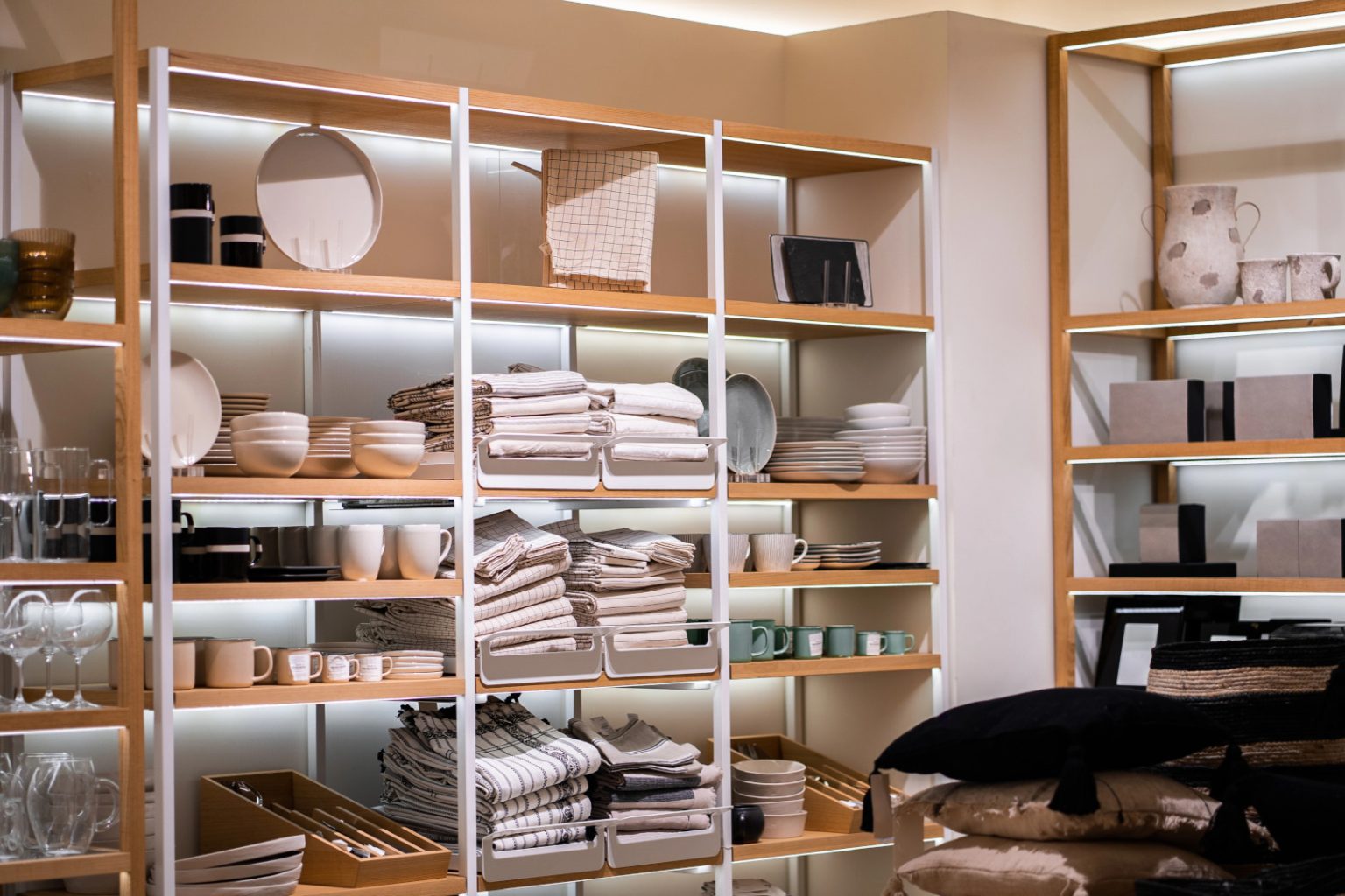 Retail Spaces Renovations - Top Window & Door Manufacturer Inc.